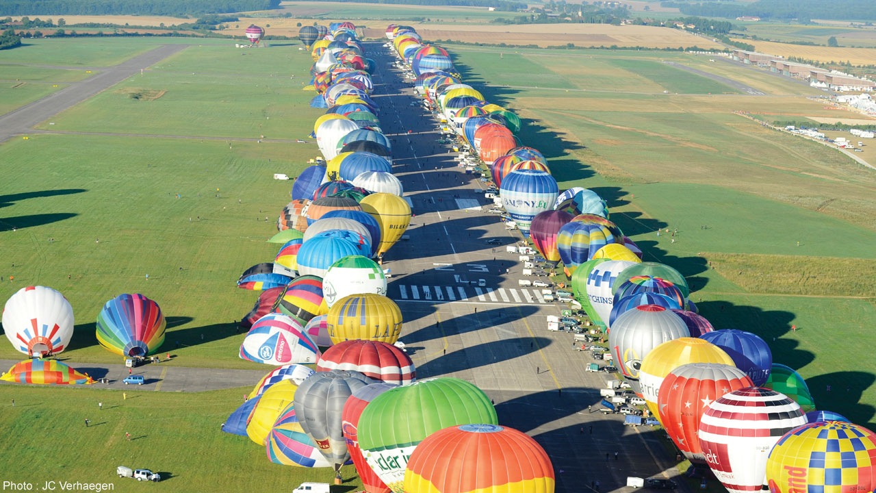 Mondial Air Ballons – a Pilâtre de Rozier event